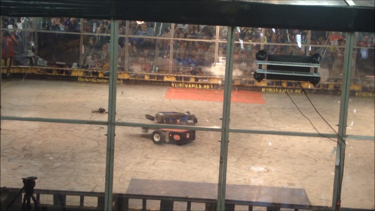 Robogames 2017 - Last Rites vs Sabre-X - YouTube
