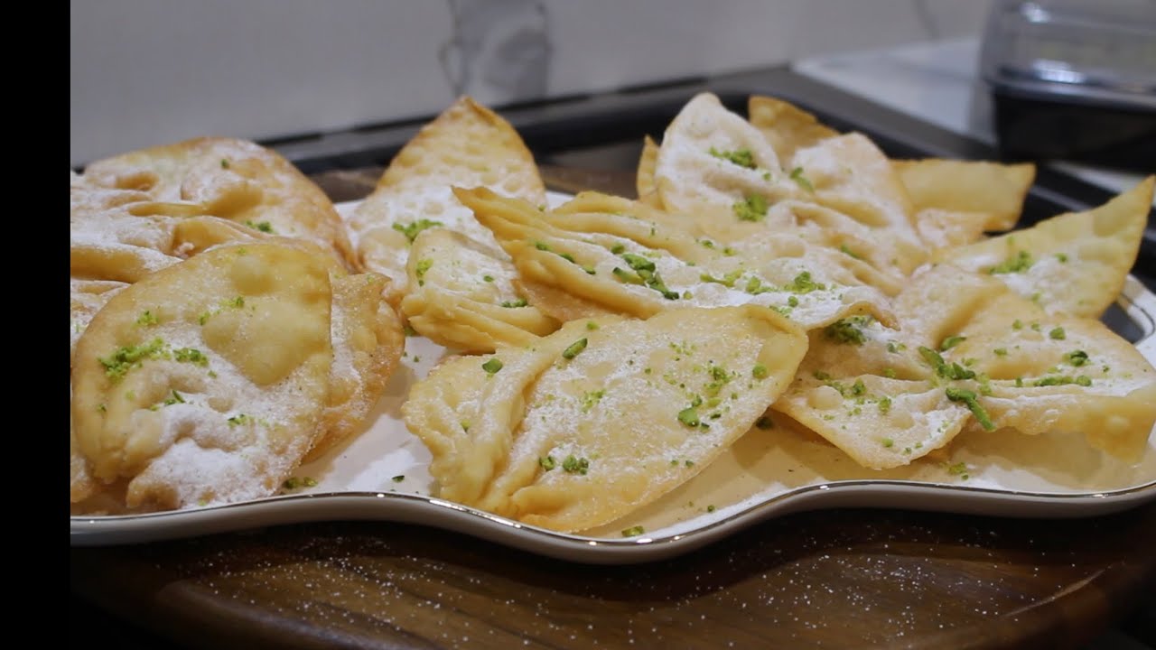 Goshe Feel Recipe (گوش فیل افغانی ) - YouTube