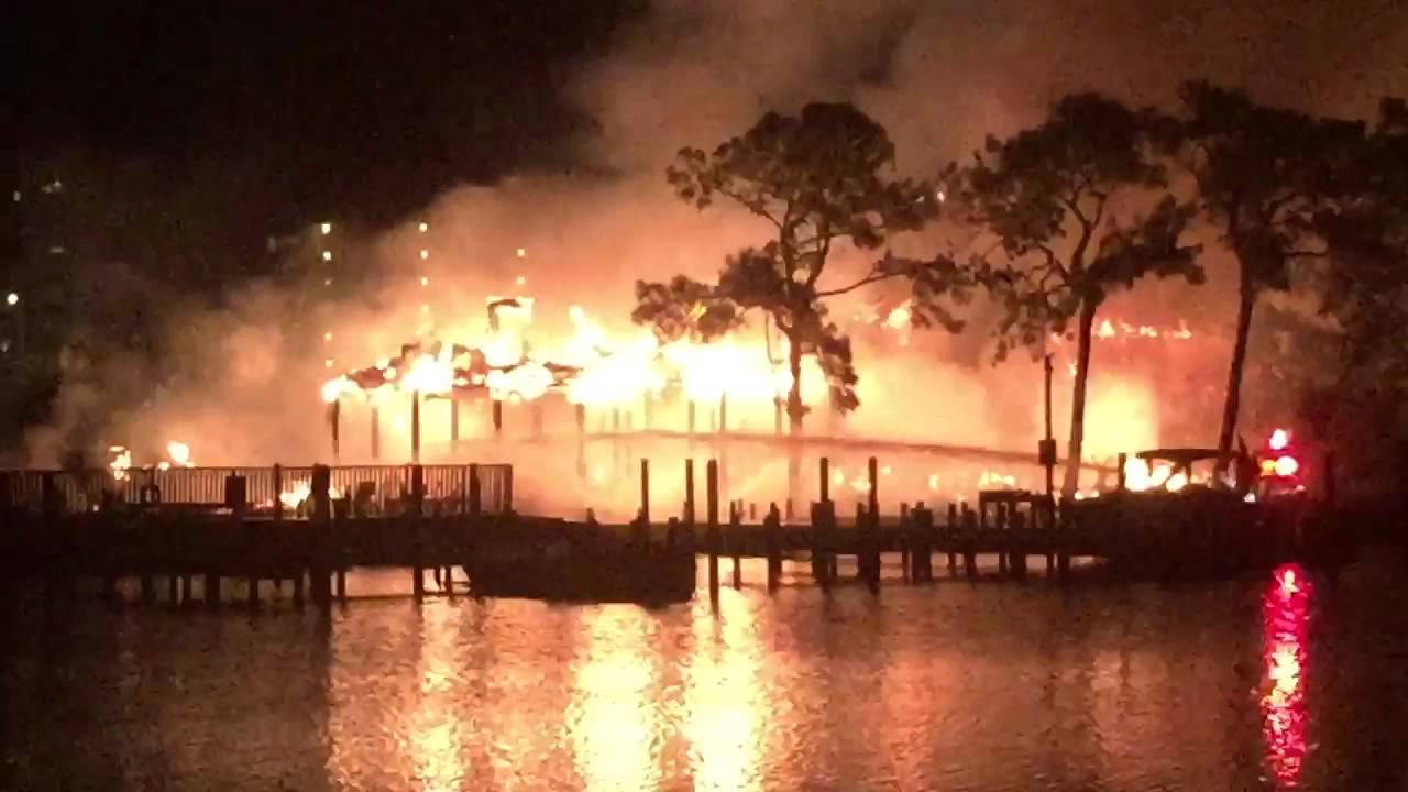 Massive fire destroys condo complex in Orange Beach, AL - YouTube