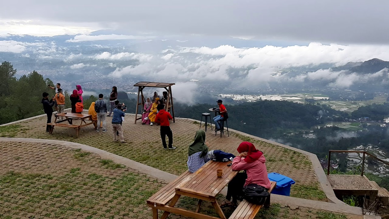 Negeri di Atas Awan | To'Tombi | Toraja Utara - YouTube