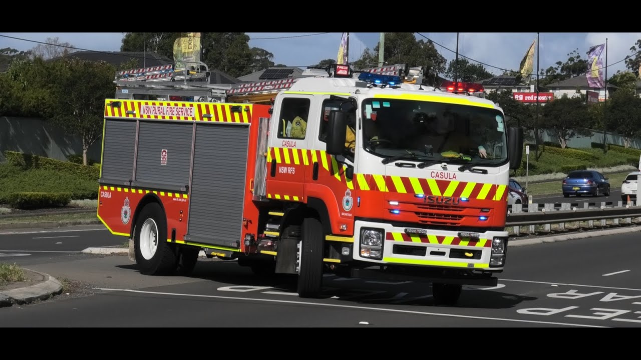 [NSW Rural Fire Service] Casula Pump and Tanker Responding - YouTube