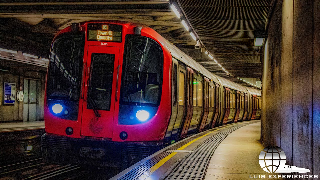 Trenes del Metro District Line y Circle Line en Londres UK - YouTube