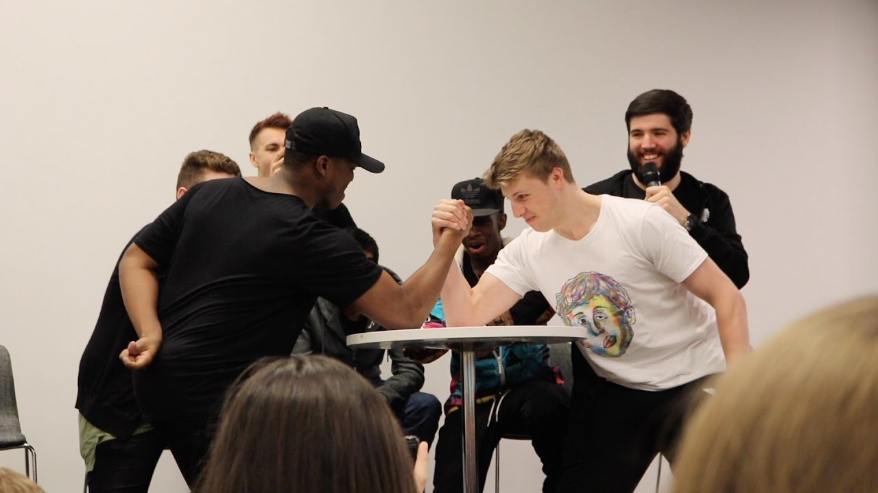 KSI vs W2S *EPIC* SIDEMEN ARM WRESTLING CHALLENGE! - YouTube