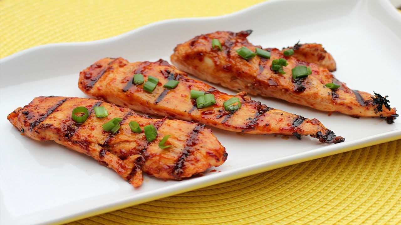 Prepara un exquisito pollo al grill con chipotle y limón - YouTube