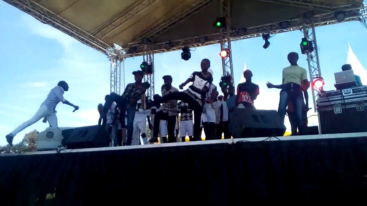 A team 254 #team buzeki performing at eldoret sports club - YouTube