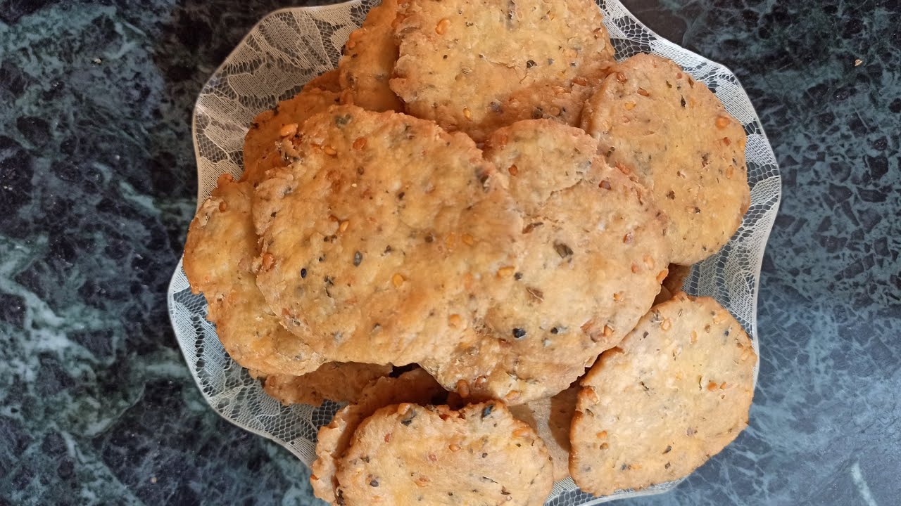 Masala Suhali | Moong Dal Kasuri Methi Mathri | मूंग दाल और मेथी पत्ता ...