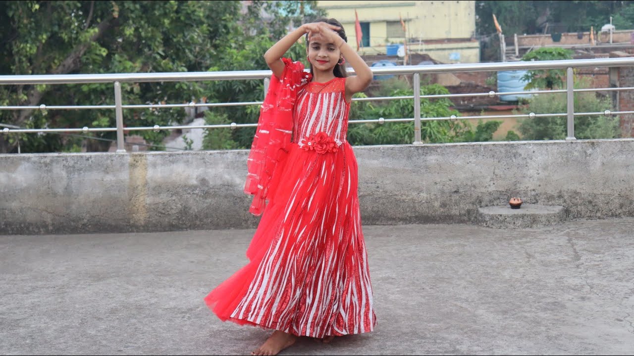 Chatak Matak Dance || Cute Girl Dance || #chatakmatak - YouTube