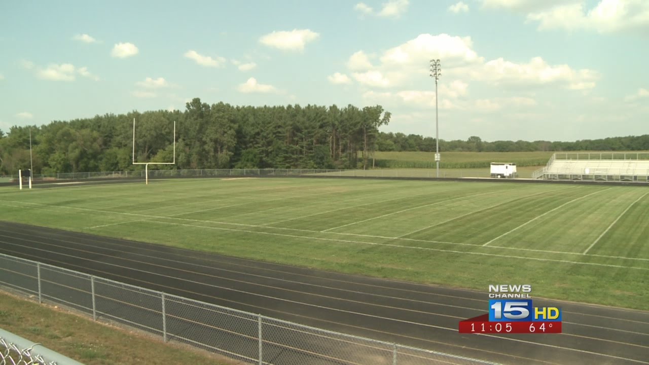 Vandalism won't stop Prairie Heights' football games - YouTube