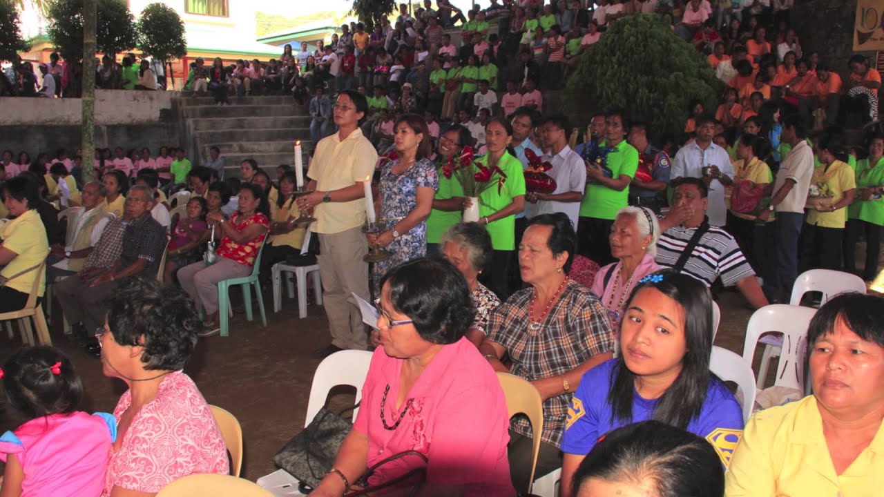 The Mabaca Balbalan Choir singing GLORIA - YouTube