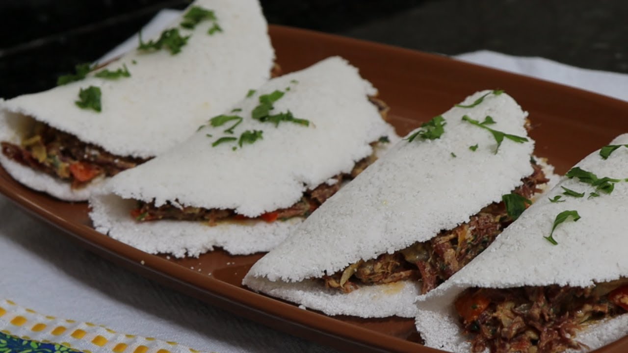 MASSA DE TAPIOCA FEITA EM CASA E COM RECHEIO DE CARNE SECA CREMOSA É ...
