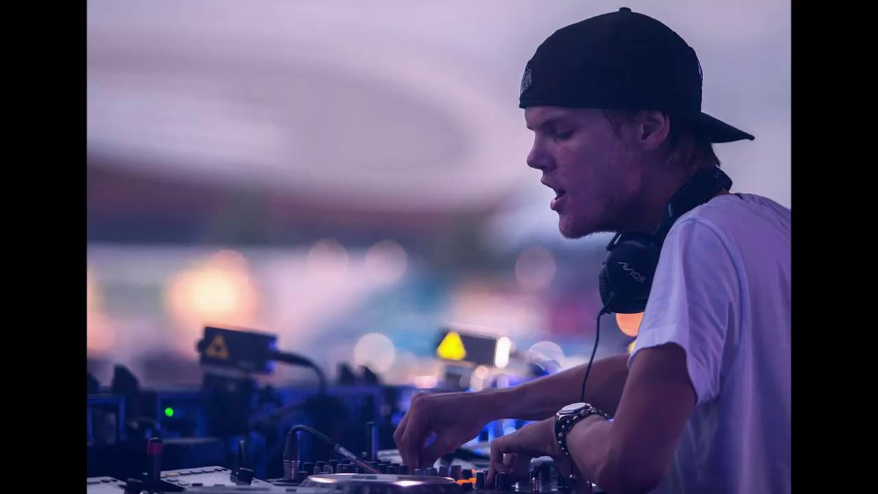 Avicii - Dancing In My Head (Remix) - YouTube