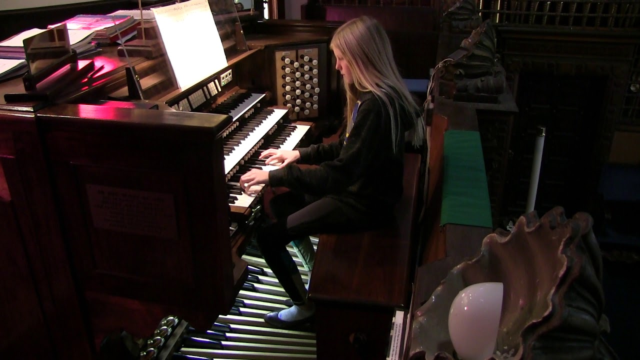Dorothy Nemeth: Bach Organ Fugue in G minor BWV 558 - YouTube