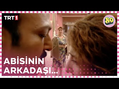 Rukiye, Nazlı ve Ergun'u dükkanda gördü - Seksenler 68.Bölüm