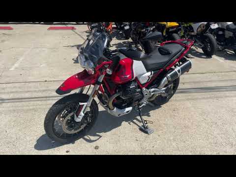 2021 MOTO GUZZI V85TT TRAVEL RED - YouTube