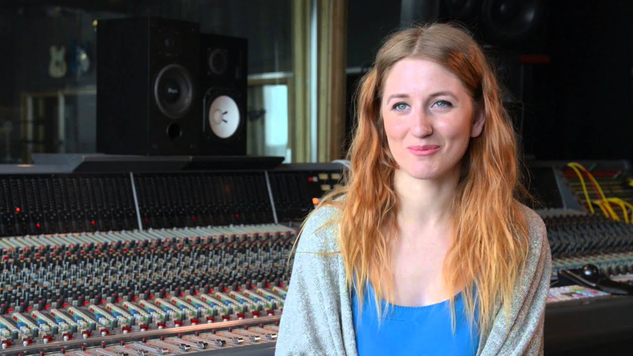 Alida - talking about - Tell me (Spotify Commentary video) - YouTube