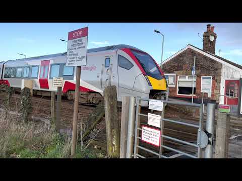 *Double Stop on New Year’s Day* Buckenham Station Level Crossing (MSL ...