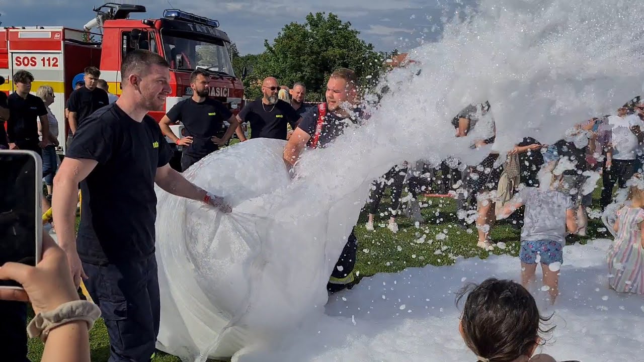 Penová párty, časť 1, Cabaj-Čápor - YouTube