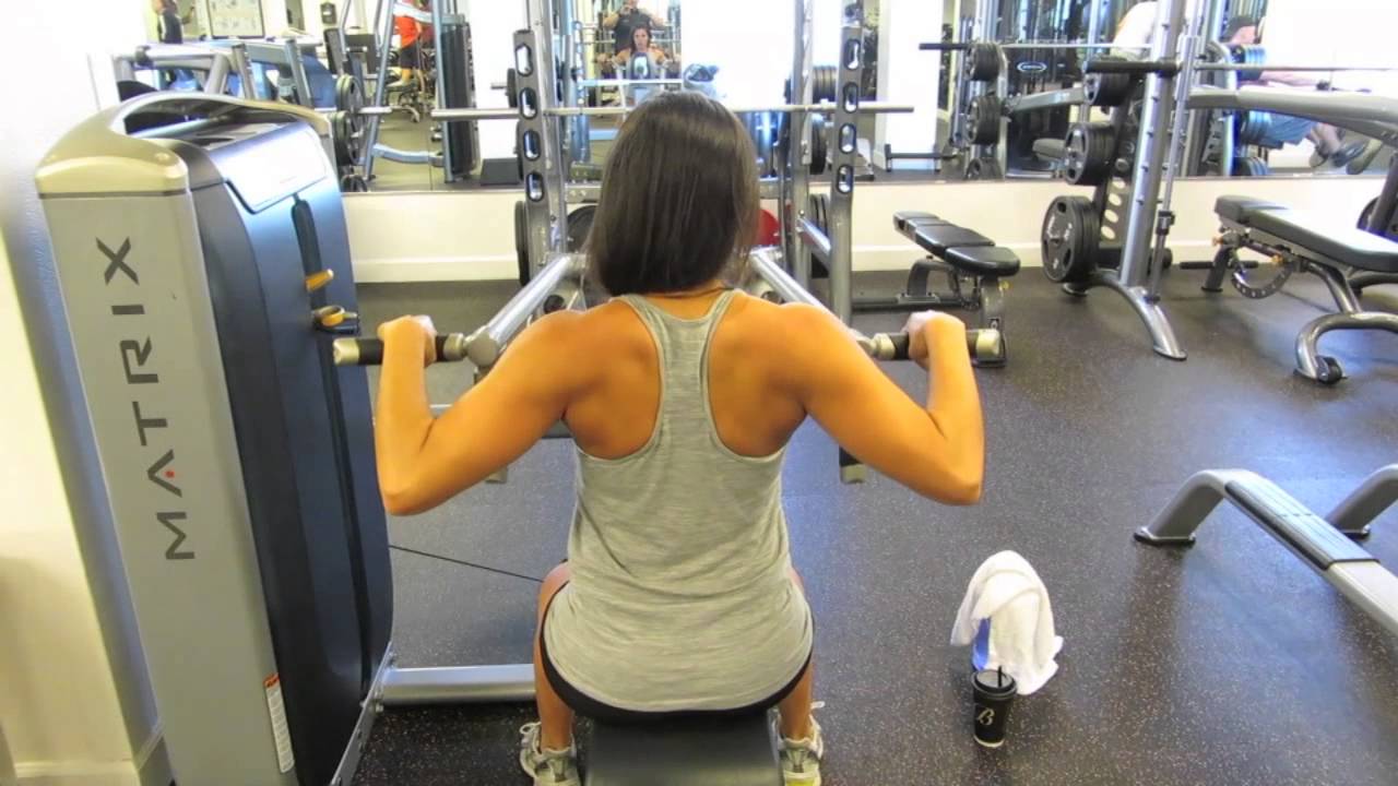 Matrix (machine) wide-grip row. - YouTube