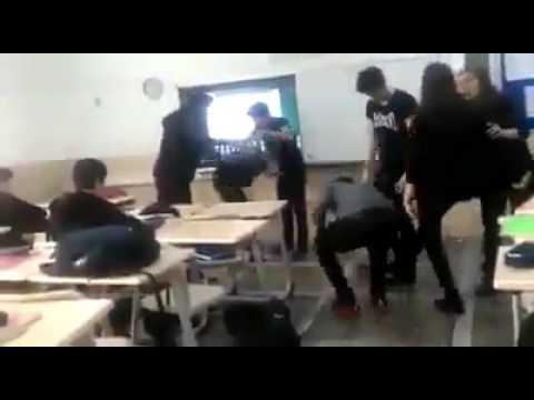 liseliler iş başında / sürekli dönerek topa vurma