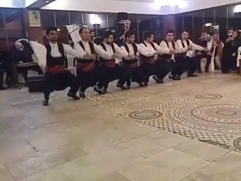 Eğin Halayı tek ayak