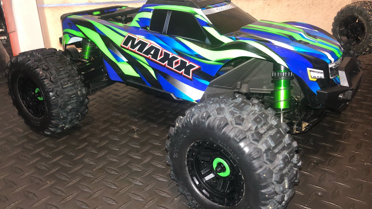 Restoring Plastics on your rc car making it look new while conditioning ...