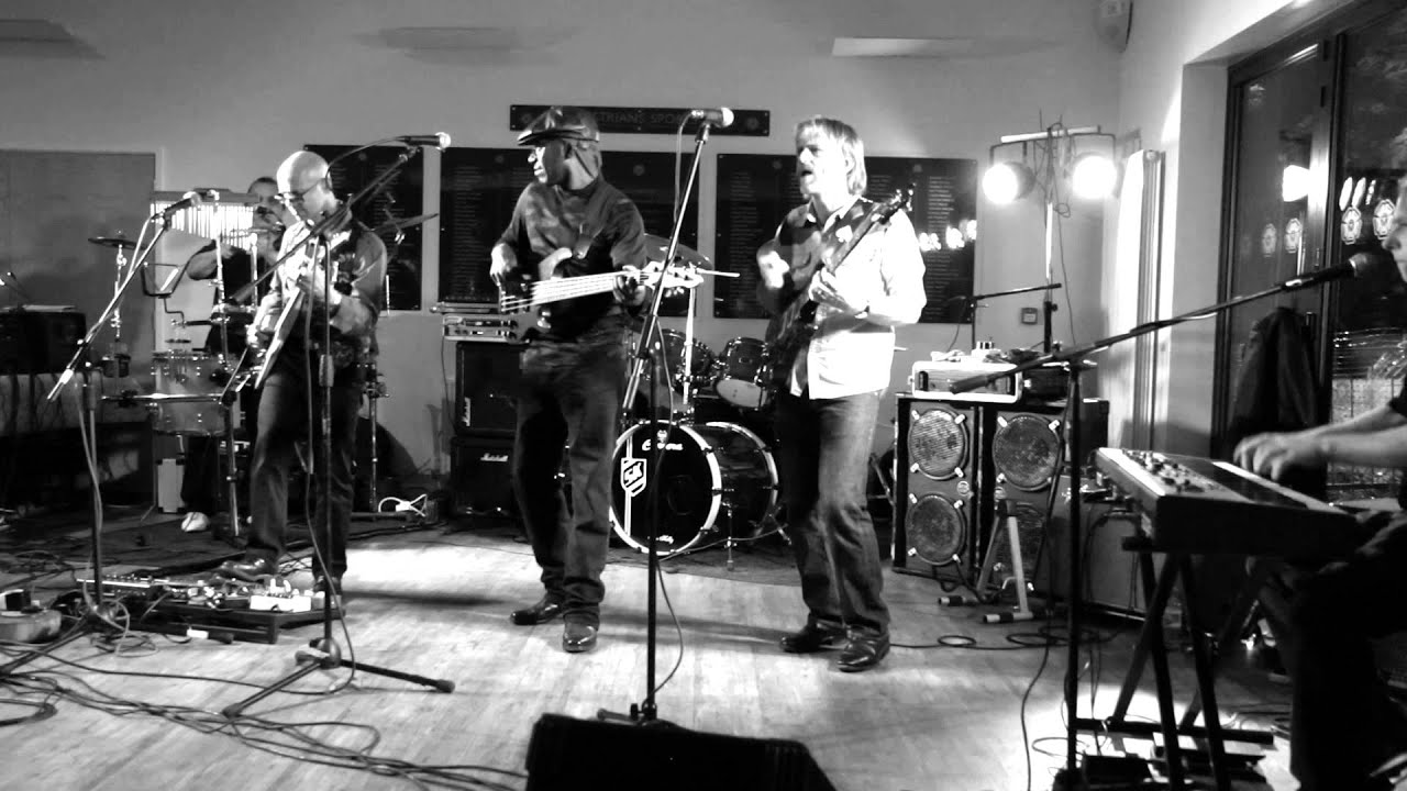 Sam Kelly's Station House at Towcester Live - YouTube