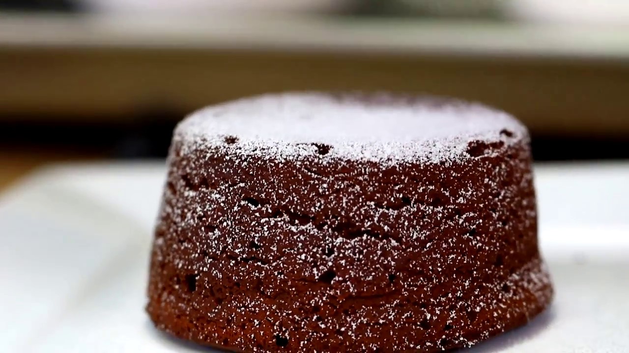 How to Make a Chocolate Lava Cake with Raspberry Filling | Lava Cake ...