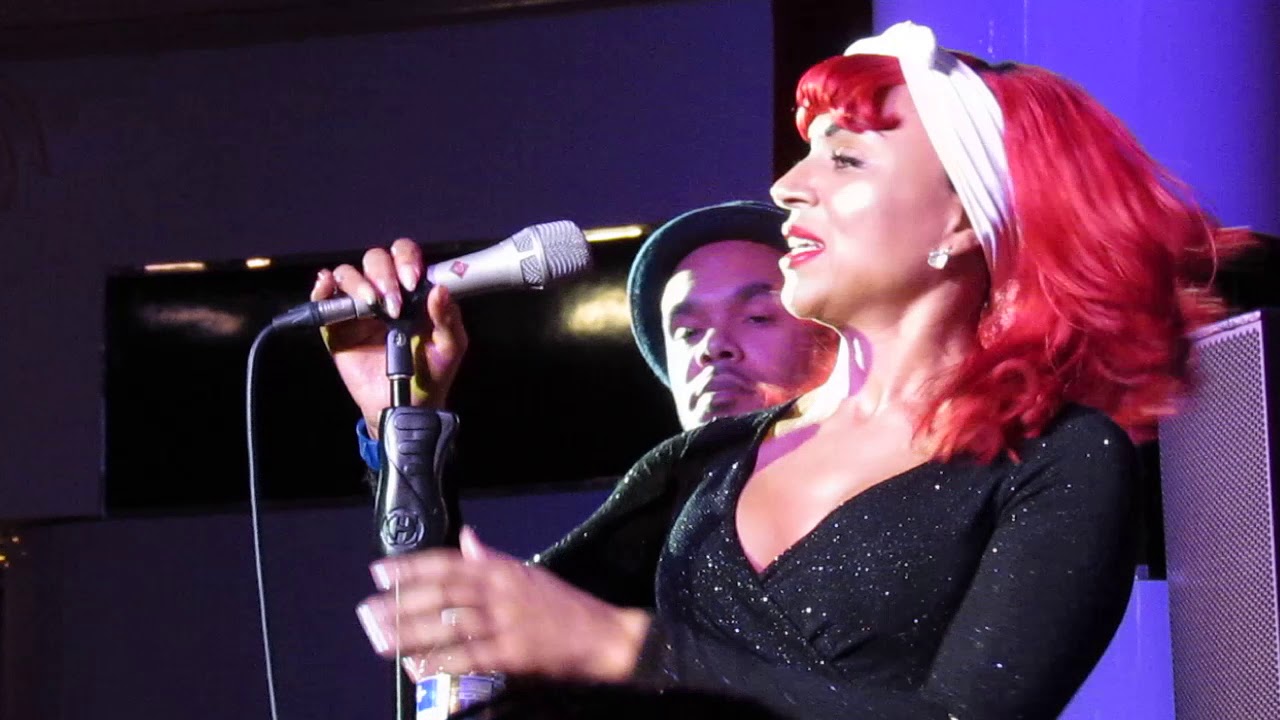 Elle Cato - Change Is All I Need - Live at Zédels 2019 - YouTube