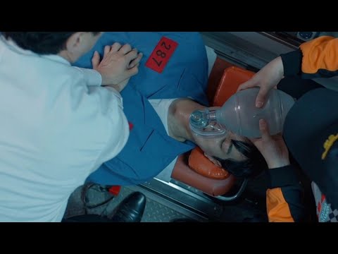 The man suddenly woke up when he was taken to the hospital because of a wound in his stomach#sick 
