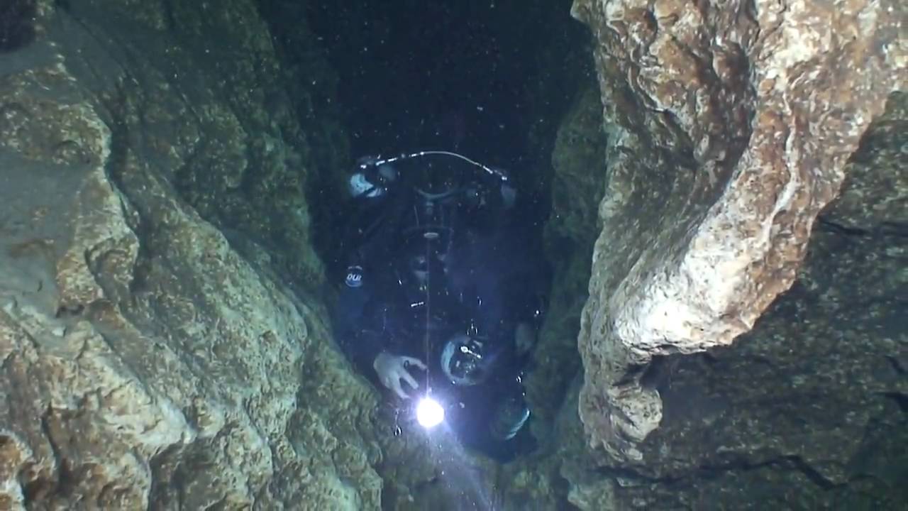 Florida Cave Diving @ Peacock Springs. - YouTube