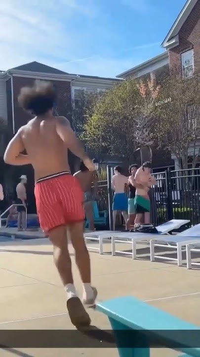 pool fight 7 vs 1 - YouTube