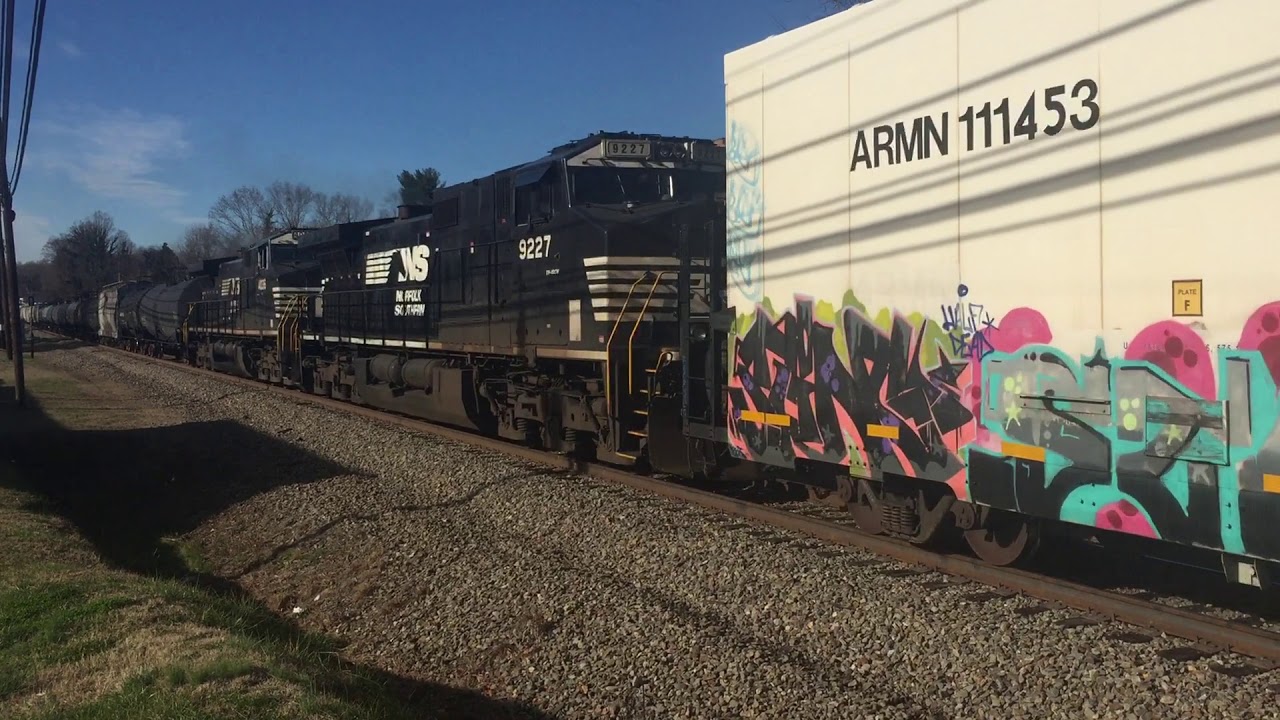 Huge freight train ! Norfolk Southern 123 on the S line today Mid train ...