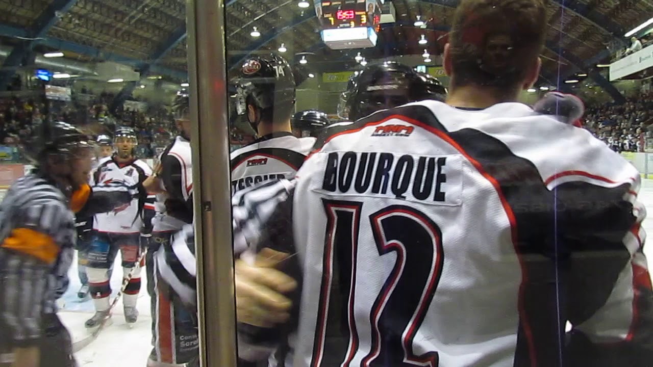 Rudesse entre Adam Bourque et Gaétan Royer - YouTube