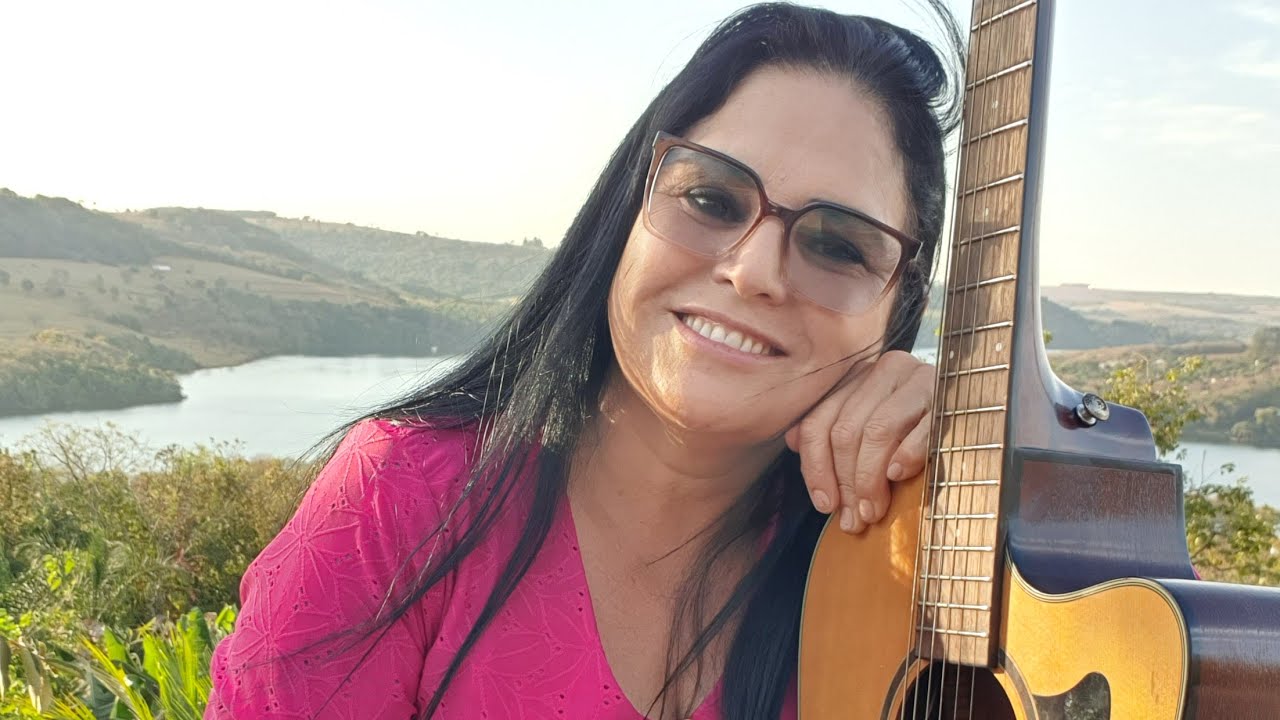 Rosânia Maria dos Santos Harpa cristã. está ao vivo! - YouTube