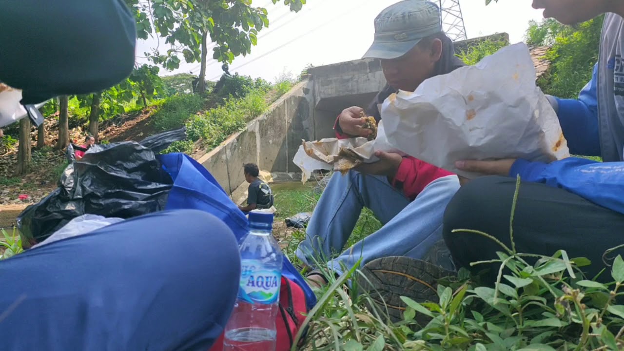 refreshing sambil mancing di danau MM2100 - YouTube