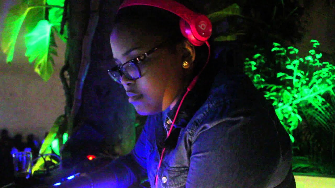 Dj Elly Chuva - Check In Night in Palos Club - YouTube