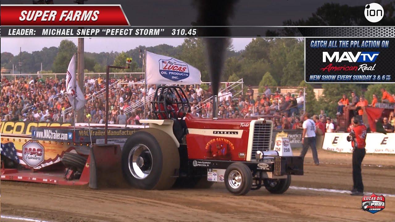 PPL 2014: Super Farm tractors pulling at Evansville, IN - YouTube