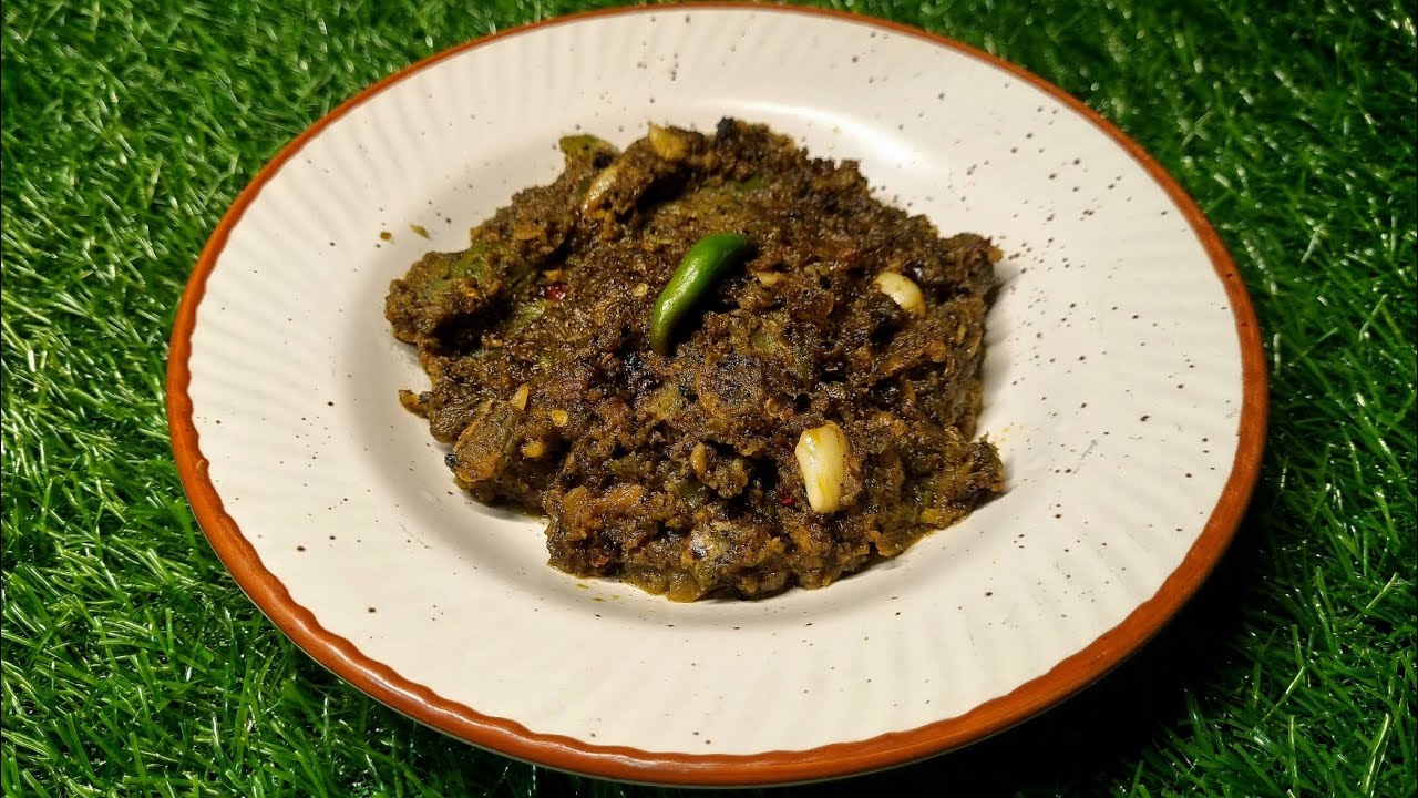 Jhinge Pora Bhorta Chingri diye | Jhinge Bata Recipe | ঝিঙে বাটা ...