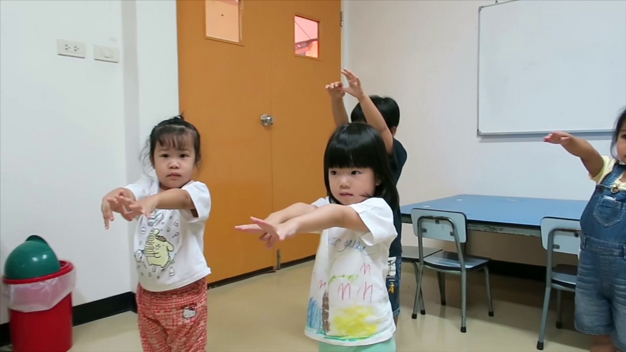 Pre-K Class: Throw and Catch - YouTube