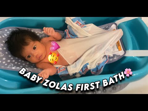 TEEN MOM| NEWBORN EDITION|  ZOLA GETS HER FIRST BATH