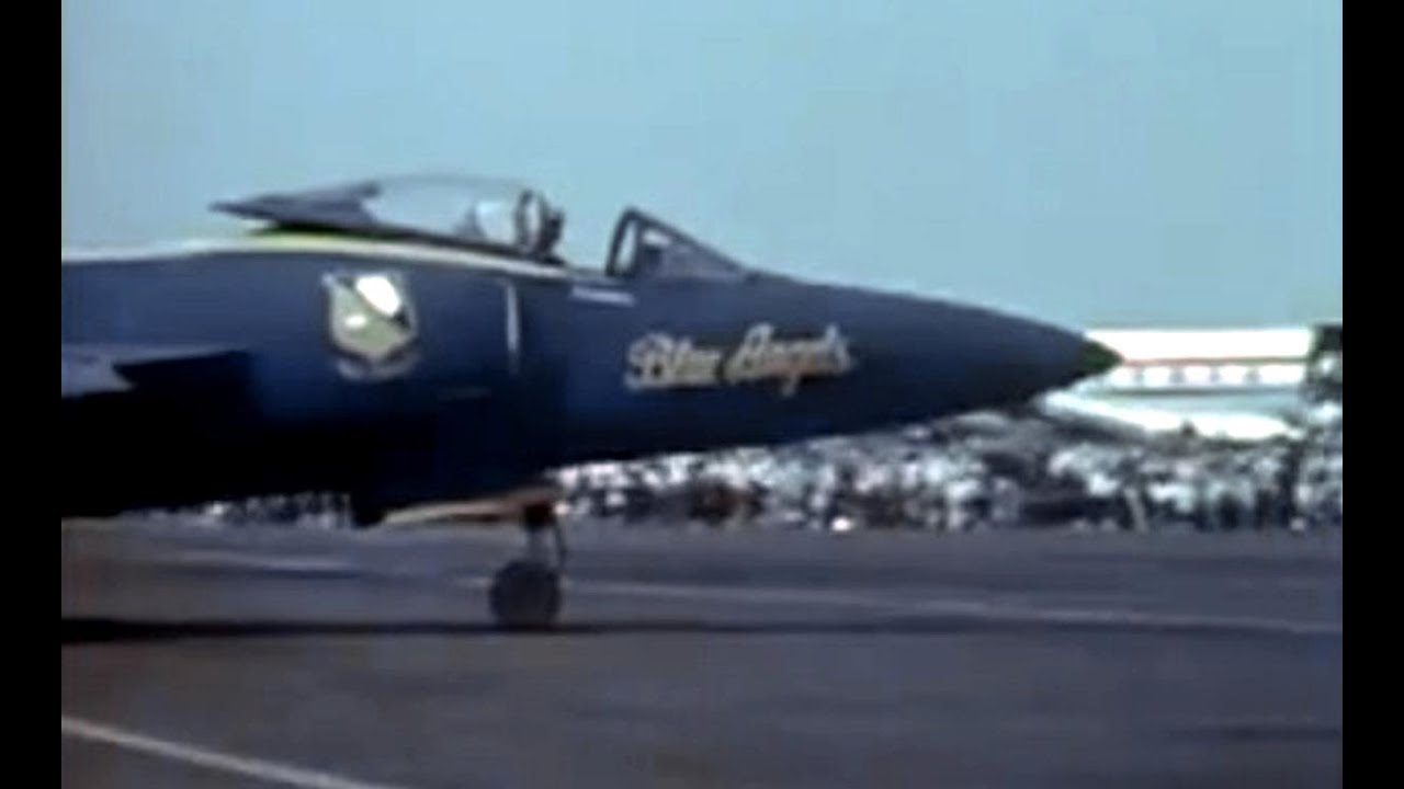 Blue Angels Grumman F-11F Tigers - "Paris Air Show" - 1967 - YouTube