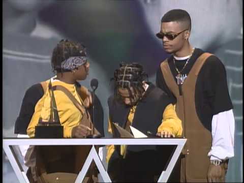 Kris Kross Wins Rap/Hip Hop New Artist -- AMA 1993 - YouTube