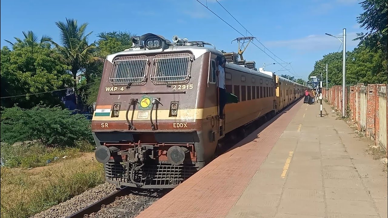 Sengottai - Mayiladuthurai Express departing Tiruttangal railway ...