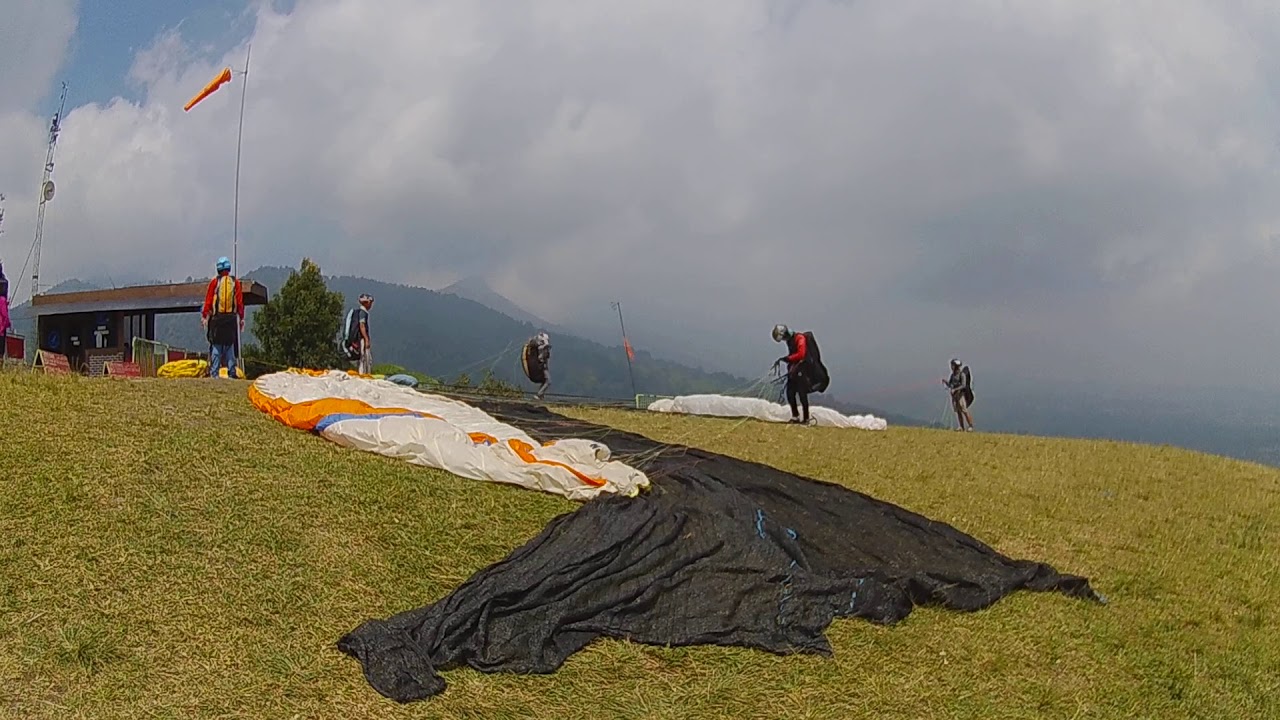 Paralayang puncak Bogor - YouTube