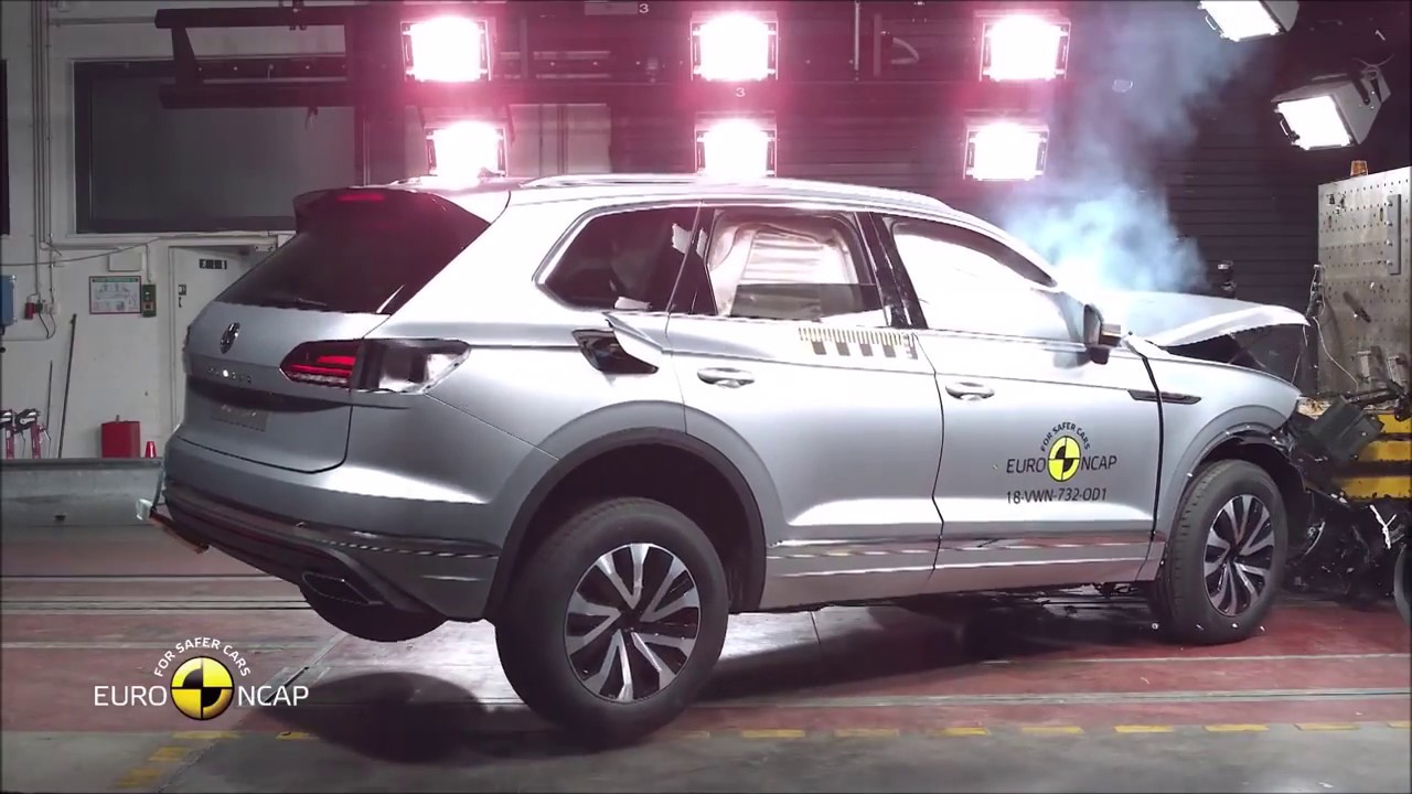 Volkswagen Touareg | Crash Test! - YouTube