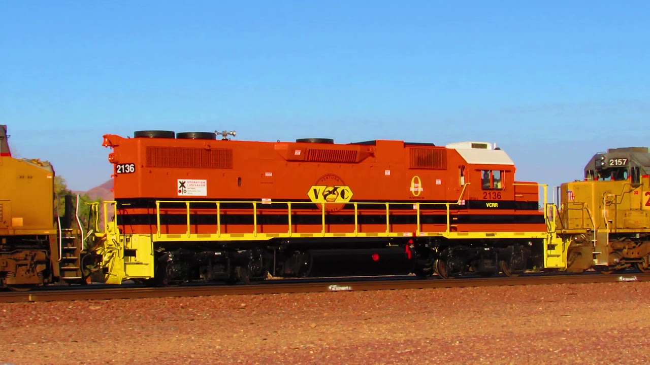 11/10/18 WB UP manifest passes Daggett with Ventura County RR GP38-2 2136! - YouTube