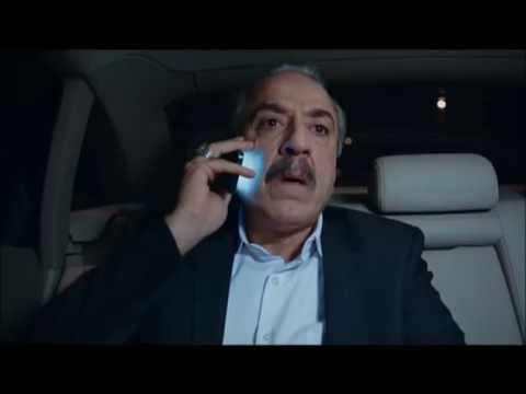 Pusat arabayı şık hareketle durduruyor