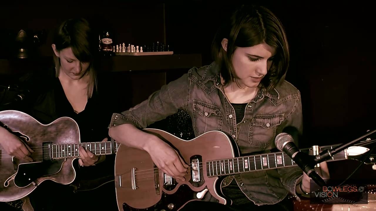 Smoke Fairies - Strange Moon Rising - YouTube