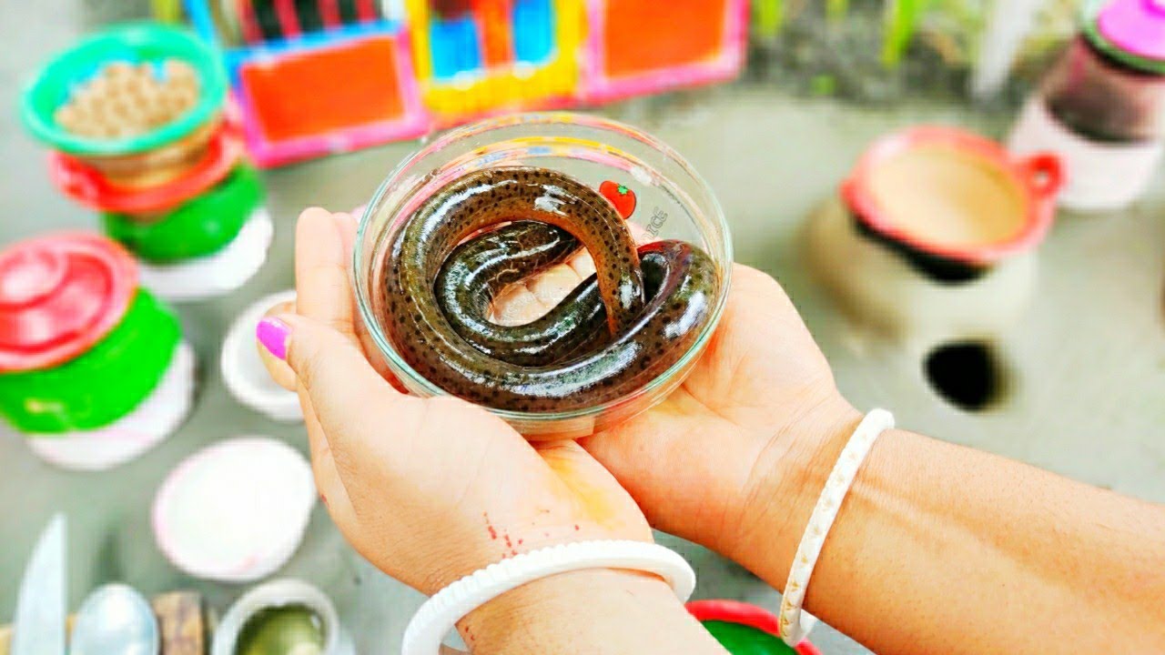 Mini Eel Fish Recipe। কুচে মাছের রাসিপি। Tiny Eel Fish Recipe। Ep - 15 ...