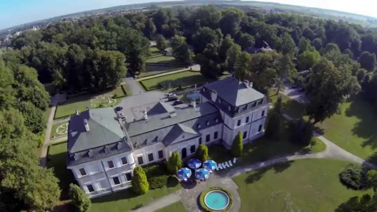 Pałac w Sieniawie // Palace in Sieniawa - YouTube